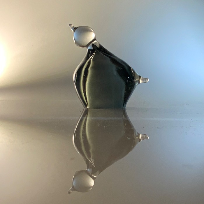 Fat transparent grey bird :: Carrara-ART